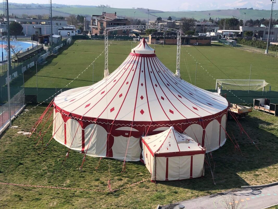 Noleggio tendoni da circo per feste - Spettacoli Eventi